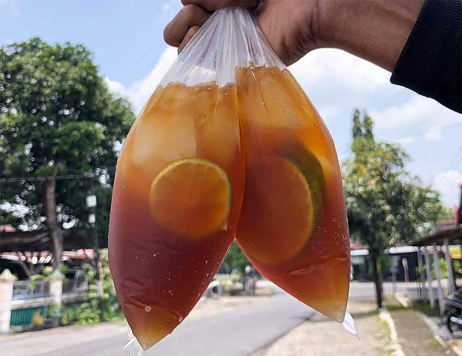 Nama Uniknya Es Cekek, Minuman Dingin yang Menyegarkan - Sari Bundo ...